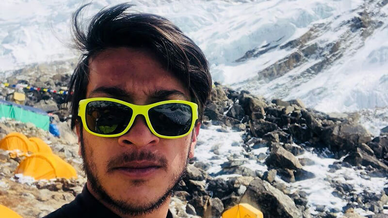 Arjun Vajpai on his way to summit Kangchenjunga without supplemental ...